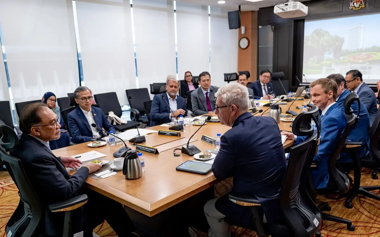 cad2bbe0-anwar-ibrahim-fbpic-170724 - TechNave 中文版